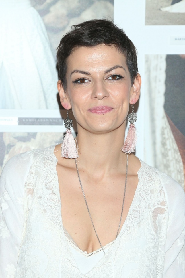 Alżbeta Lenska kwitnie po operacji tętniaka. Promowała suknie ślubne. I ...