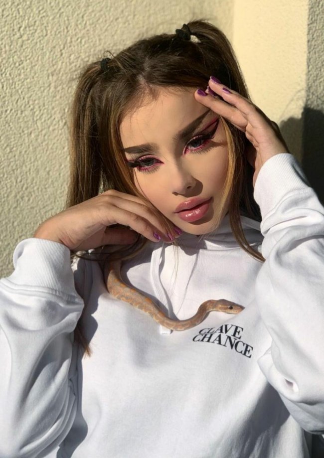 Fagata dodaje zdjęcie, które pokazuje jej liczne tatuaże! Uwagę jednak ...