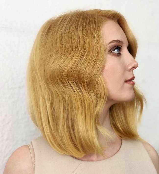 Włosy do ramion - elegancki long bob kontra swobodne shaggy hair. Którą ...