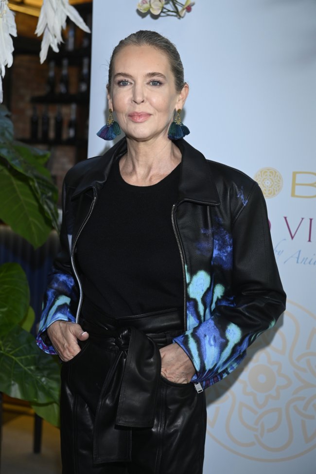 55-letnia Bogna Sworowska ma ciągle ciało modelki. Wąska talia ...