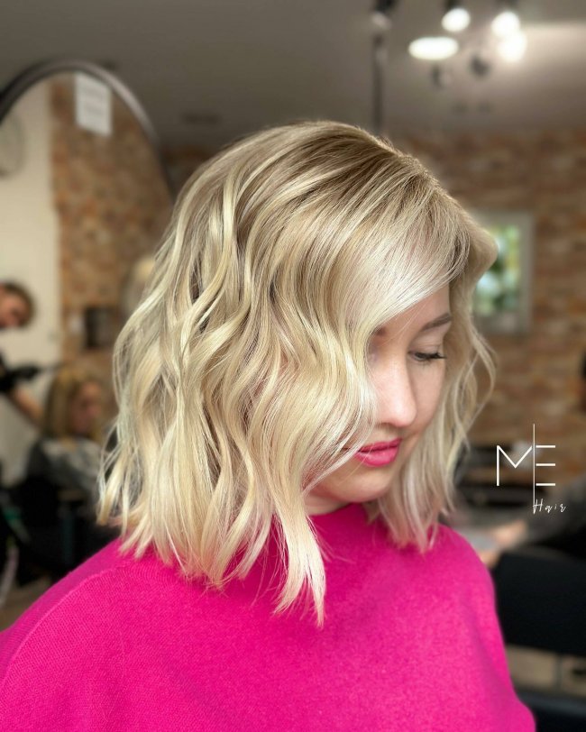 Fenomenalna koloryzacja front blond w najmodniejszych propozycjach na ...