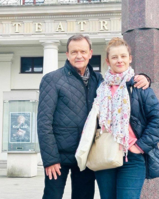 Jan Frycz ma 46-letnią córkę Gabrysię. Przyrodnia siostra Olgi poszła w ...