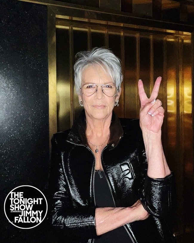 Jamie Lee Curtis powtórzyła kultową scenę aerobiku z filmu "Być ...