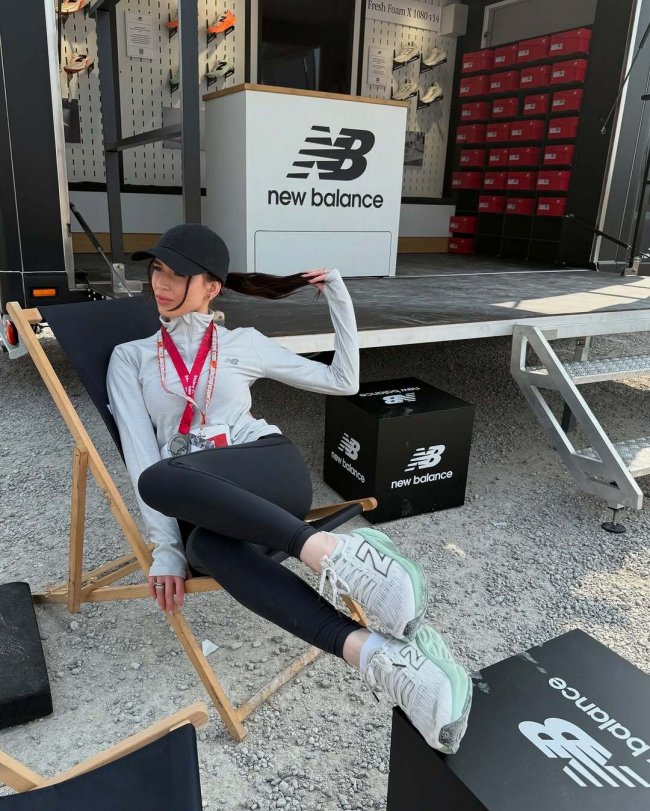 Kusicielka Roksana Węgiel pozuje z mężem szczupłym jak szczypiorek ...