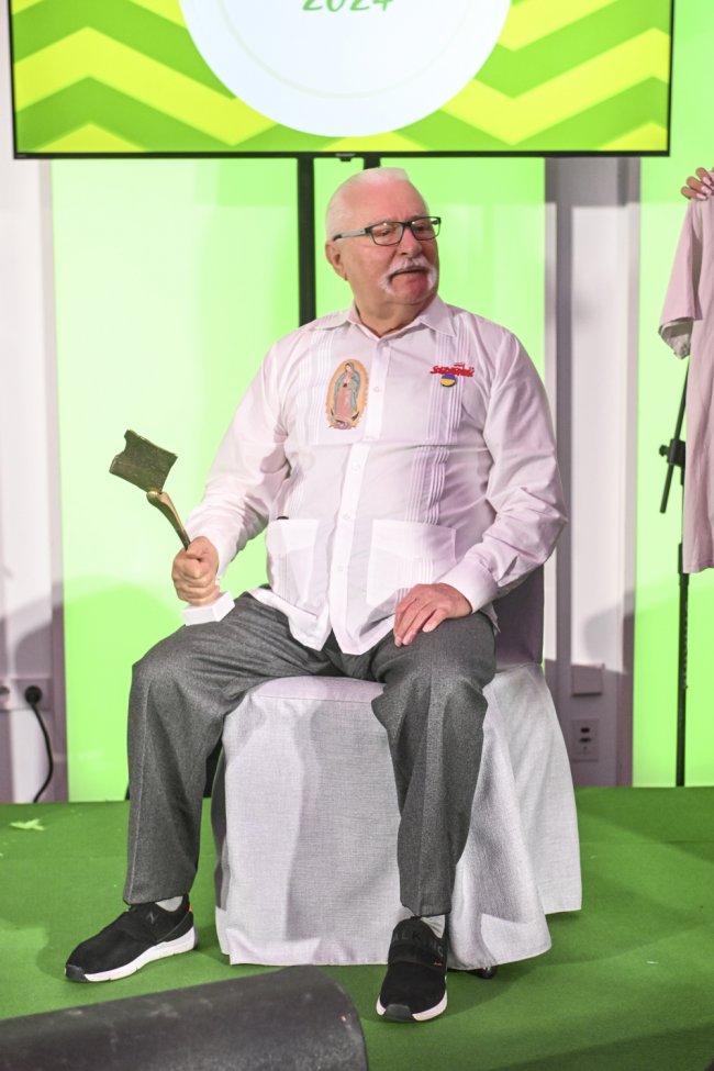 Wszyscy pytali, czemu jest sam. Legendarny muzyk nie owija już w ...